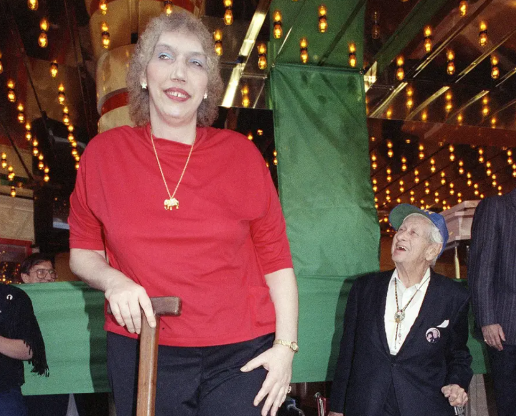 Top 10 Tallest Women In The World [Updated 2024] – The Jeep Diva